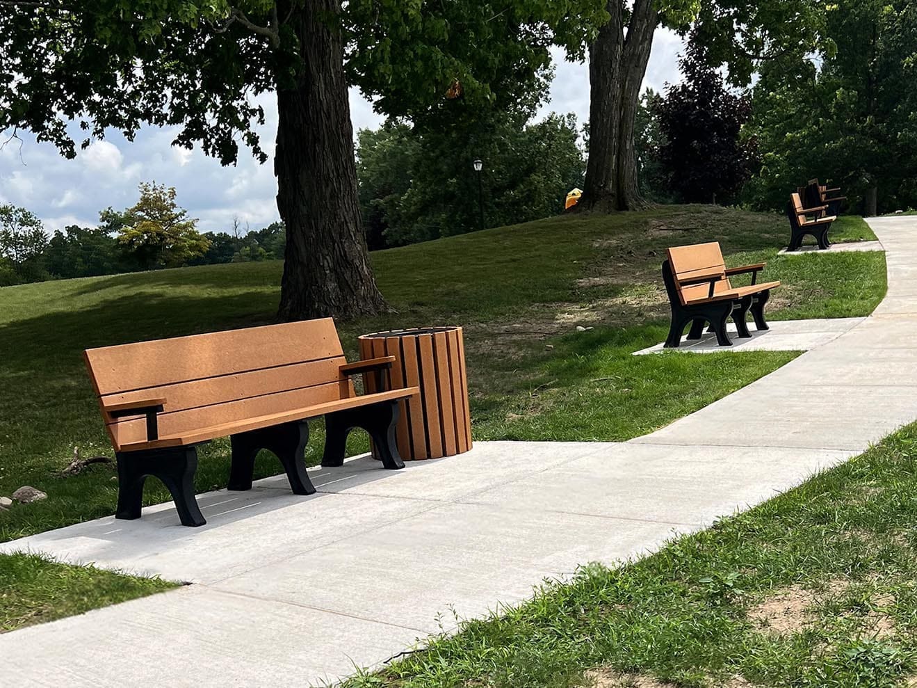 Creating Inclusive Outdoor Spaces with ADA Compliant Outdoor Furniture